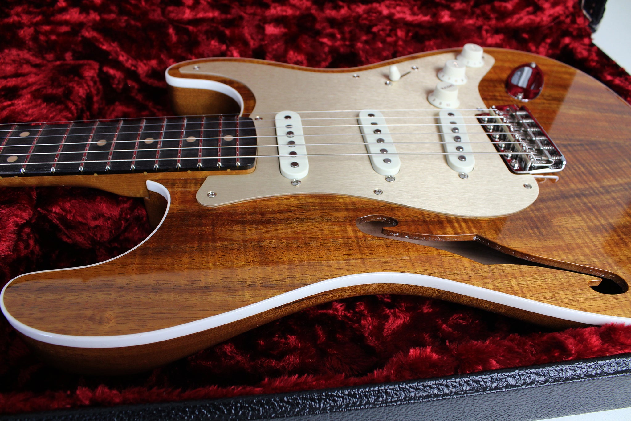 Fender Custom Shop Artisan Thinline Koa Strat, NOS | Humbucker Music