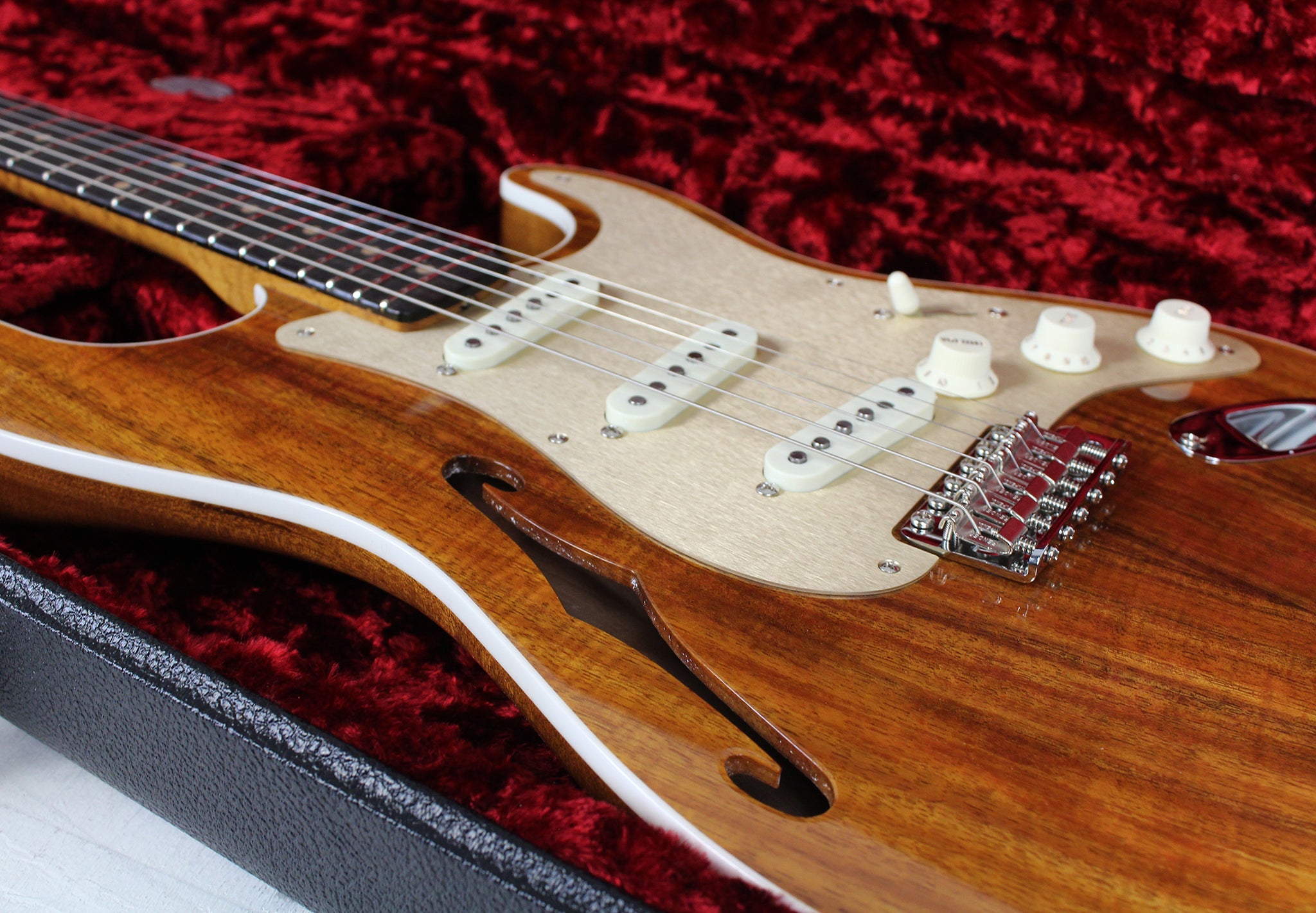 Fender Custom Shop Artisan Thinline Koa Strat, NOS | Humbucker Music