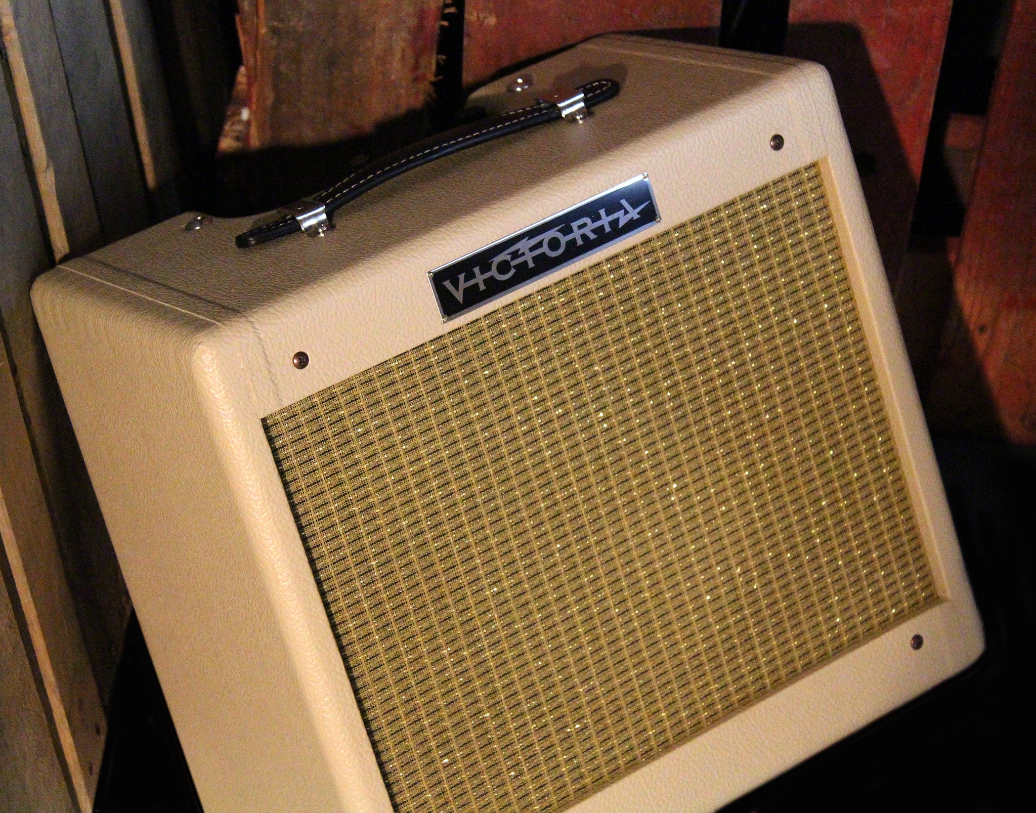 Victoria Amplifier 518 1x8 Combo, Blonde | Humbucker Music